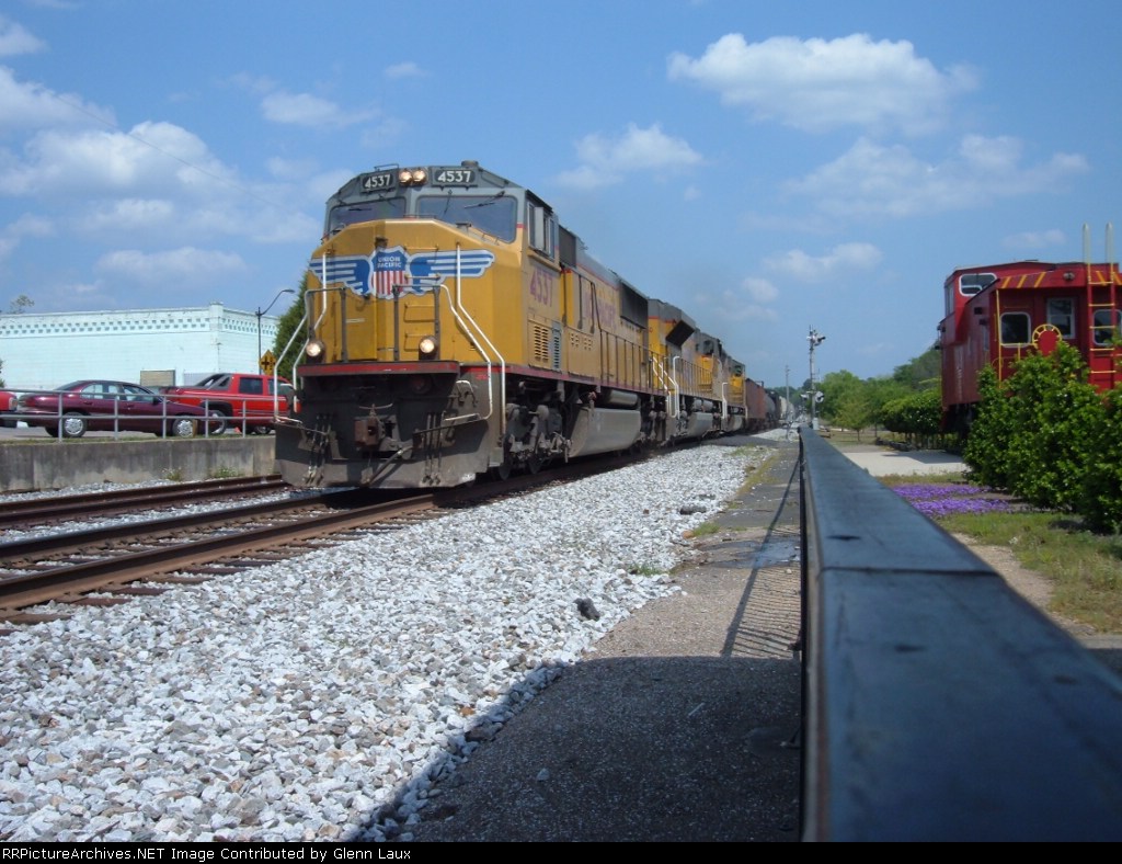 UP dominating CSX rails